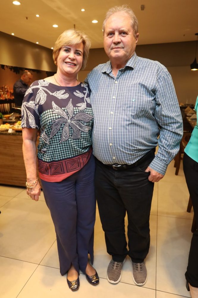 Nei César Manica, da Cotrijal, juntamente com alguns de seus familiares ...