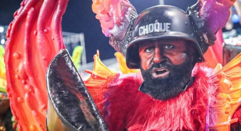 Deputados da bancada da bala criticam desfile de escola de samba em São ... Deputados da bancada da bala criticam desfile de escola de samba em São ...